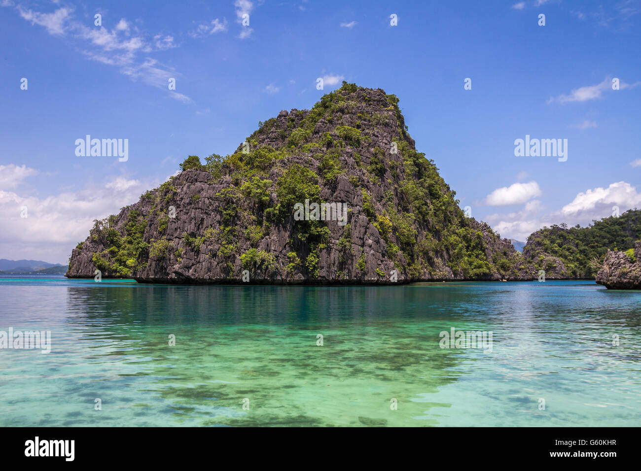 Limestone rocks and Lagoon in Palawan island Stock Photo - Alamy
