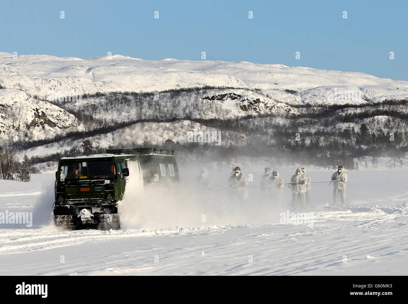 Defence reservists snow army armed forces soldiers military hi-res ...