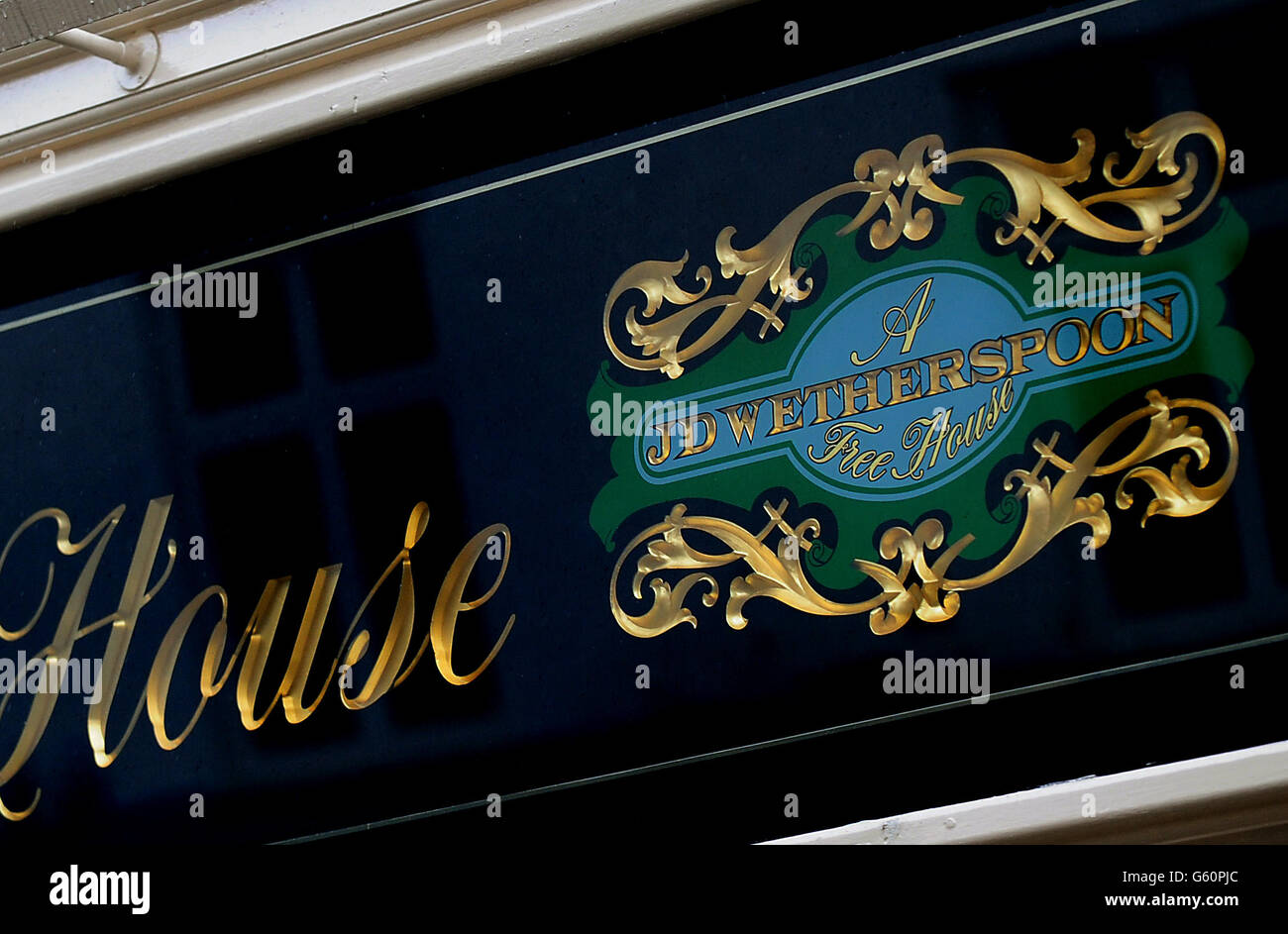 Wetherspoon logo hi-res stock photography and images - Alamy