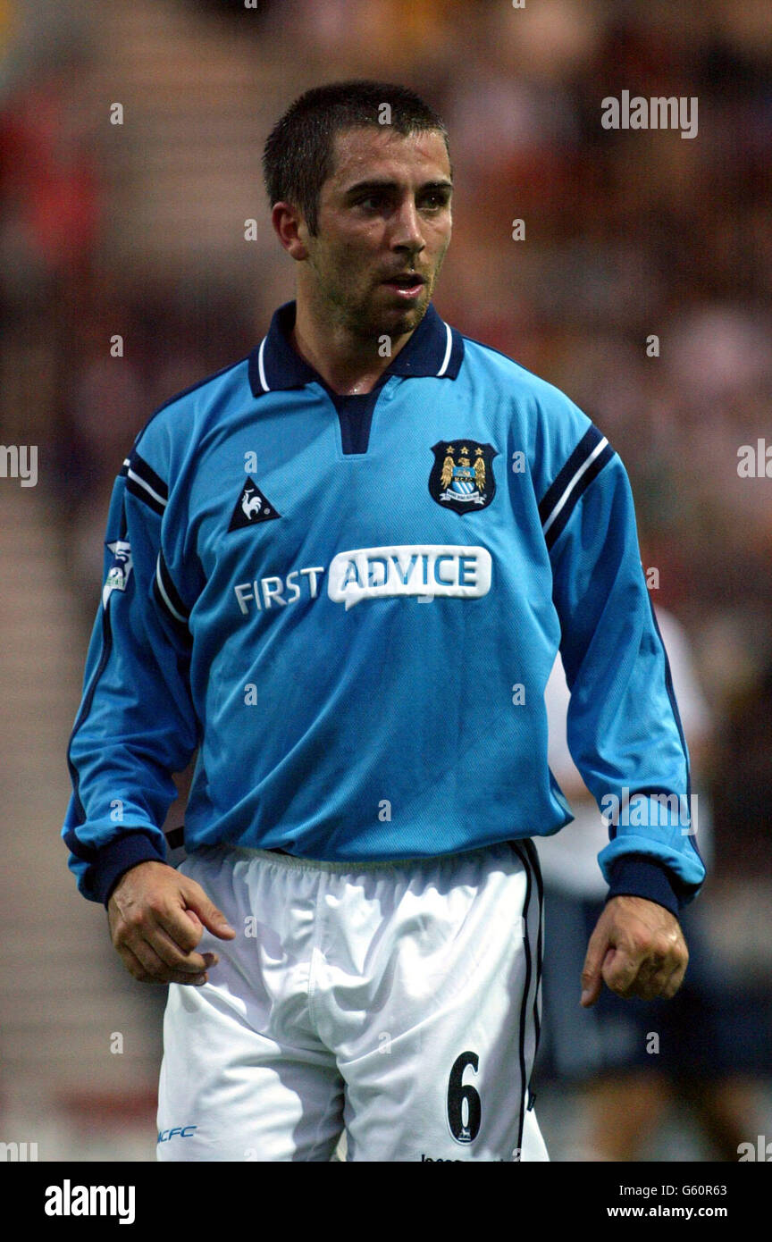 Football Kevin Horlock High Resolution Stock Photography and Images - Alamy