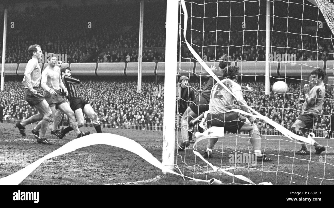 Tom Booth scores the winner in the Semi-Final Stock Photo - Alamy