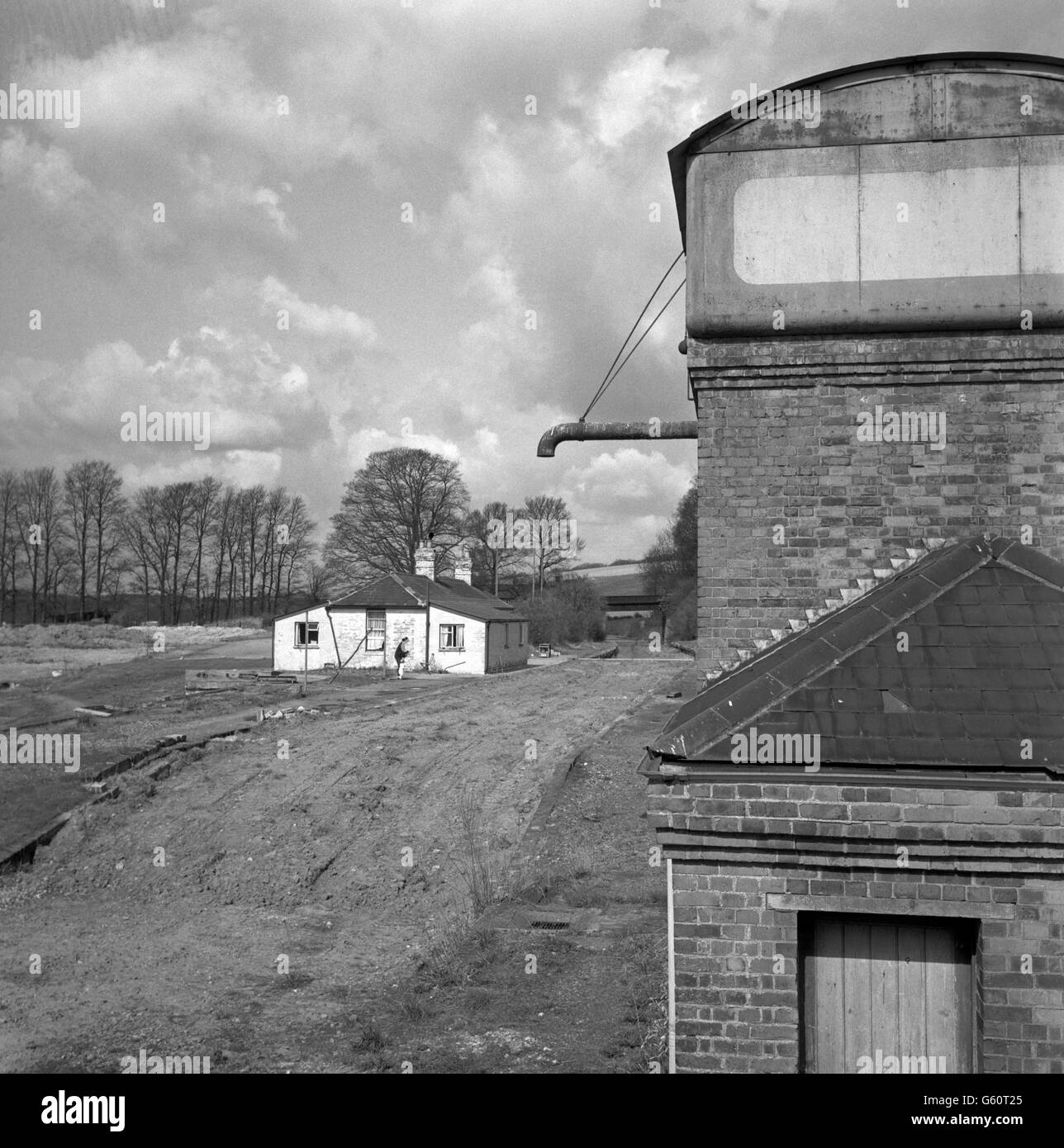 Train water fill hi-res stock photography and images - Alamy