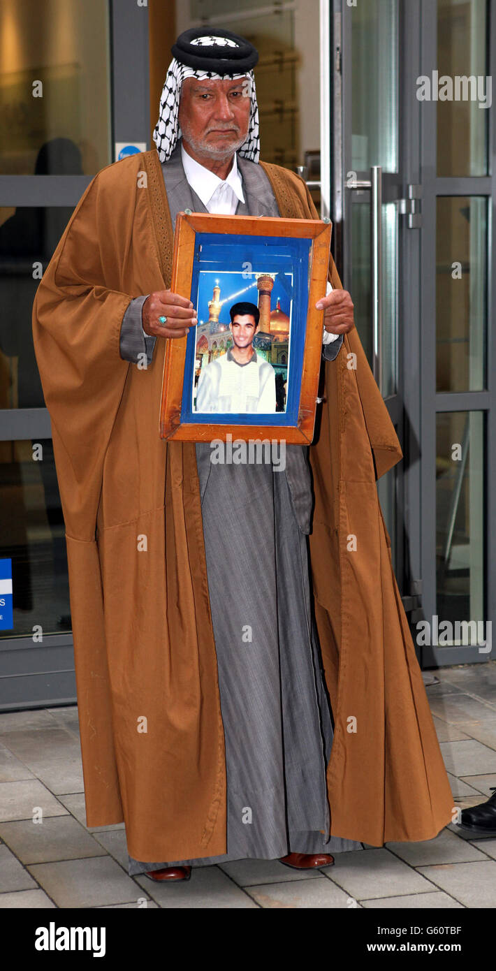 Noses missing hi-res stock photography and images - Alamy