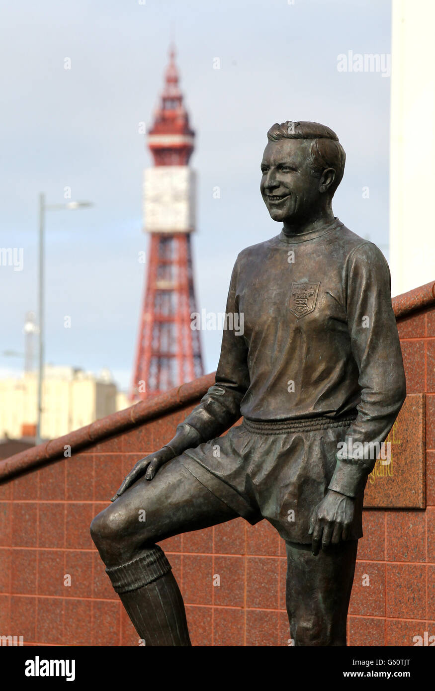 Football soccer jimmy armfield statue general view gv hi-res stock ...
