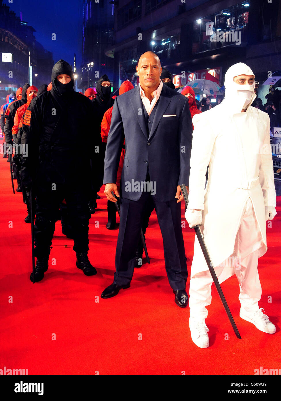 Showbiz gijoe mangkr premier full length hi-res stock photography and ...