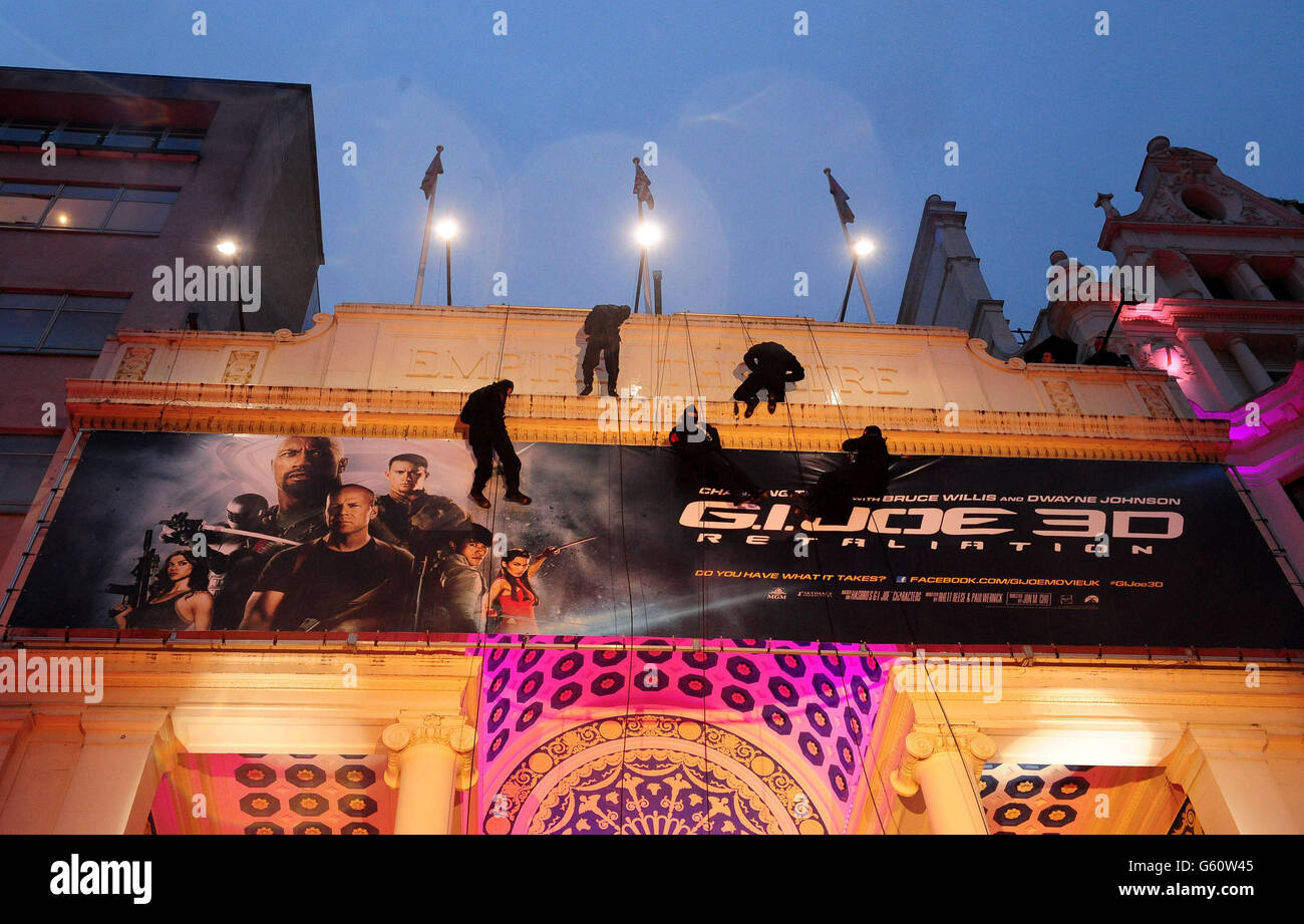 Ninjas arrive for the uk premiere of gi joe hi-res stock photography ...