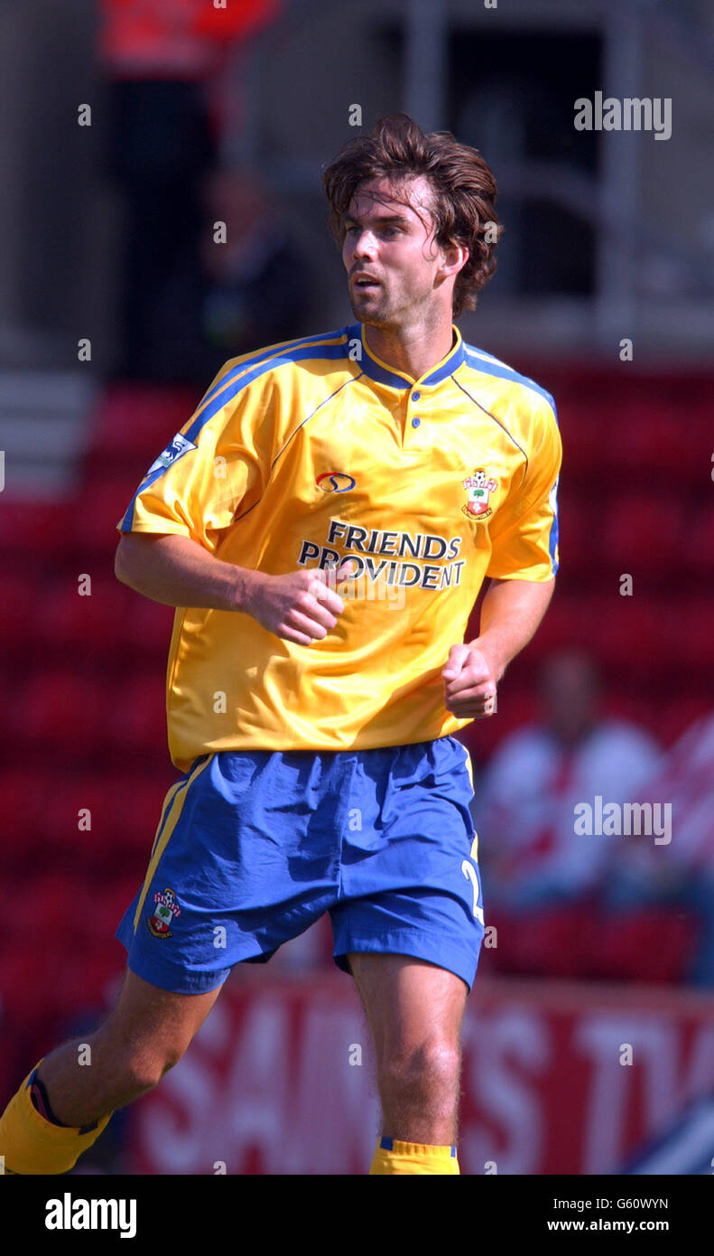 Sport football action photographer robin jones hi-res stock photography ...