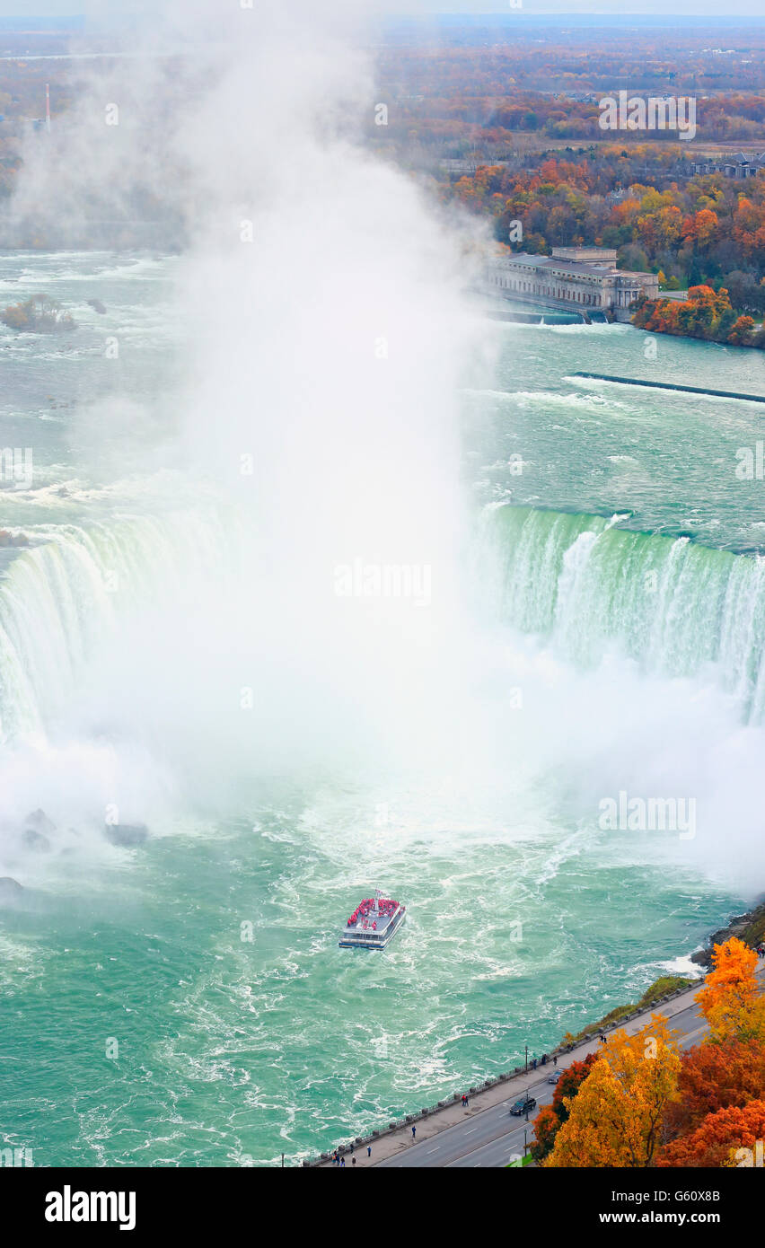 Catamaran cruise niagara falls hi-res stock photography and images - Alamy