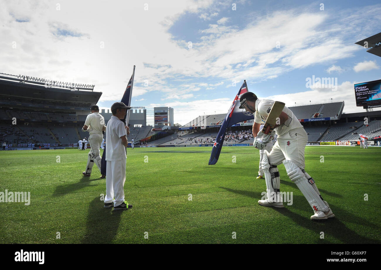 New Zealand's Hamish Rutherford (left) and Brendon McCullum (right ...