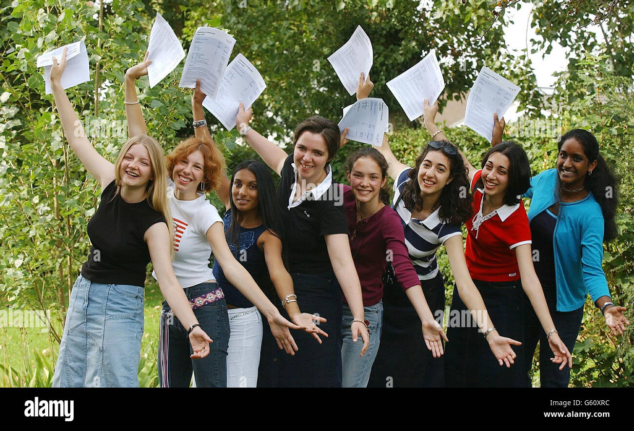 High school girls group photo hi-res stock photography and images - Alamy