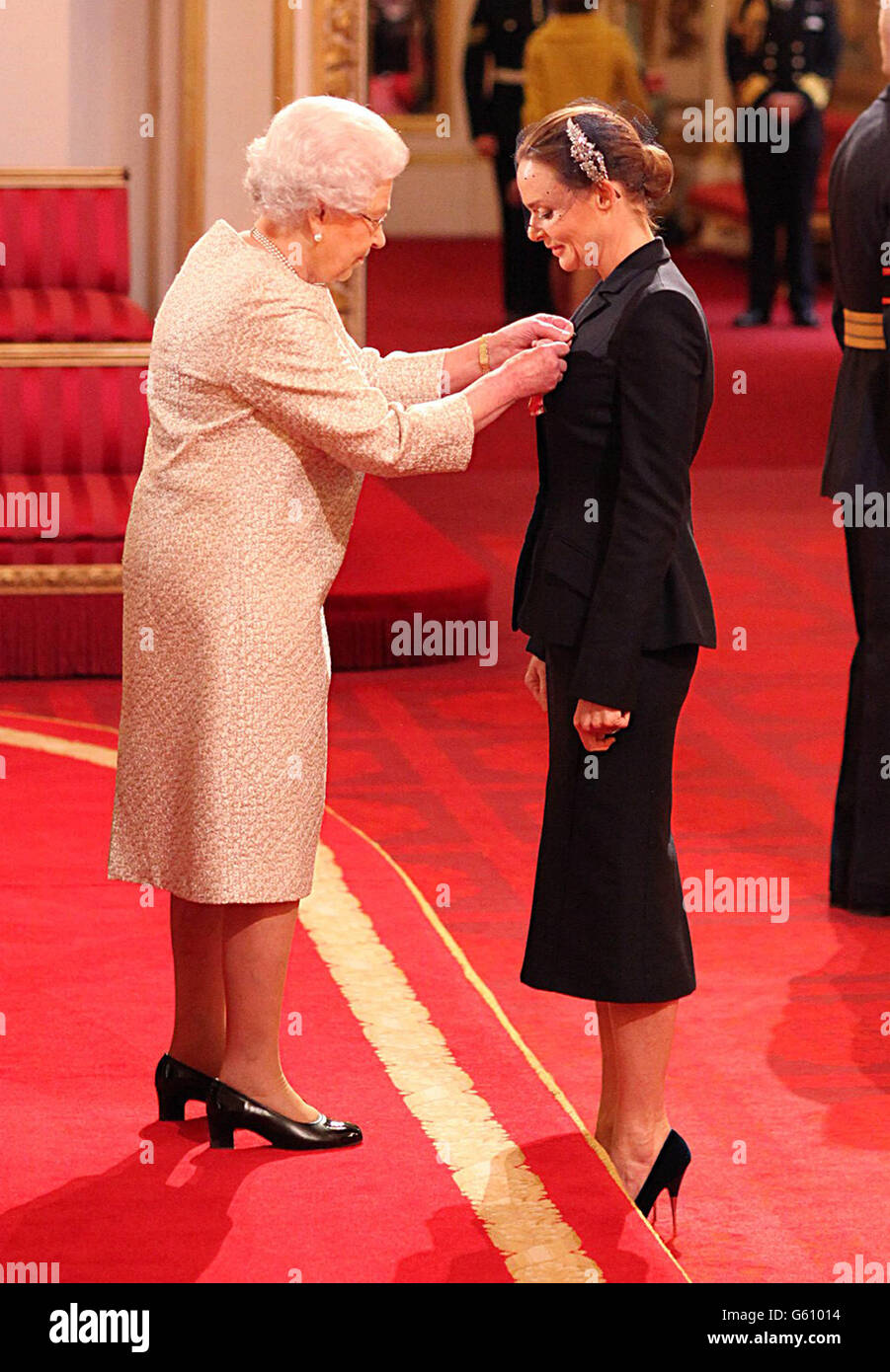 Receiving obe queen elizabeth ii buckingham palace hi-res stock ...