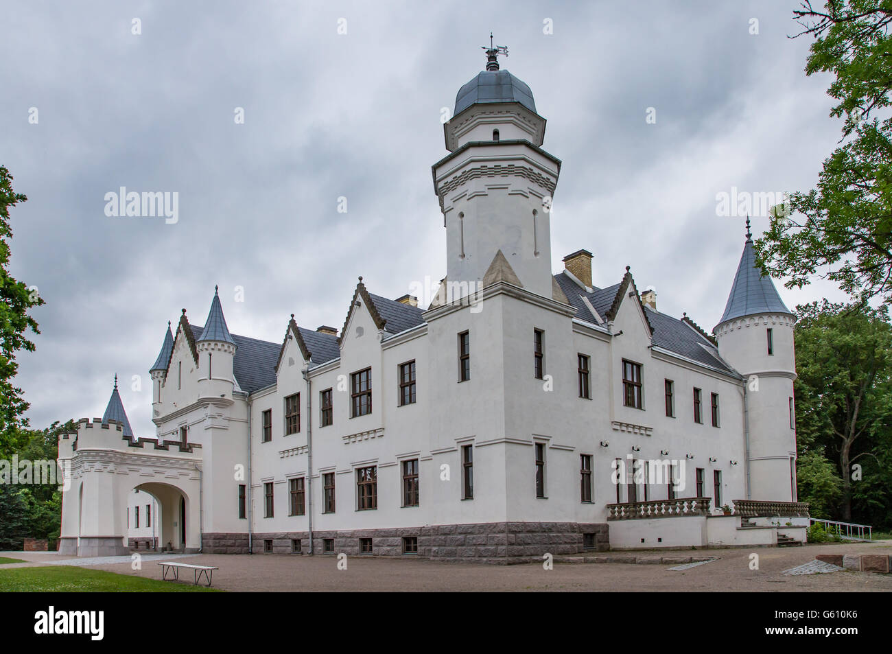 Historic Alatskivi Castle in Alatskivi Estonia Stock Photo - Alamy