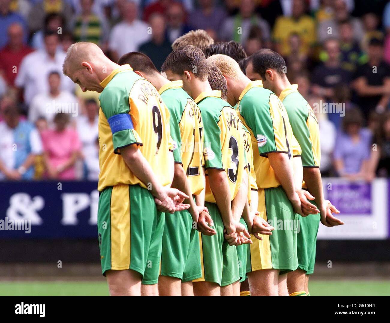 Sport football before season 2003 hi-res stock photography and images ...