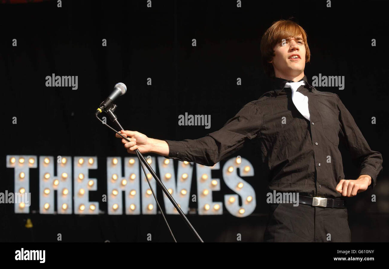 The hives lead singer hi-res stock photography and images - Alamy
