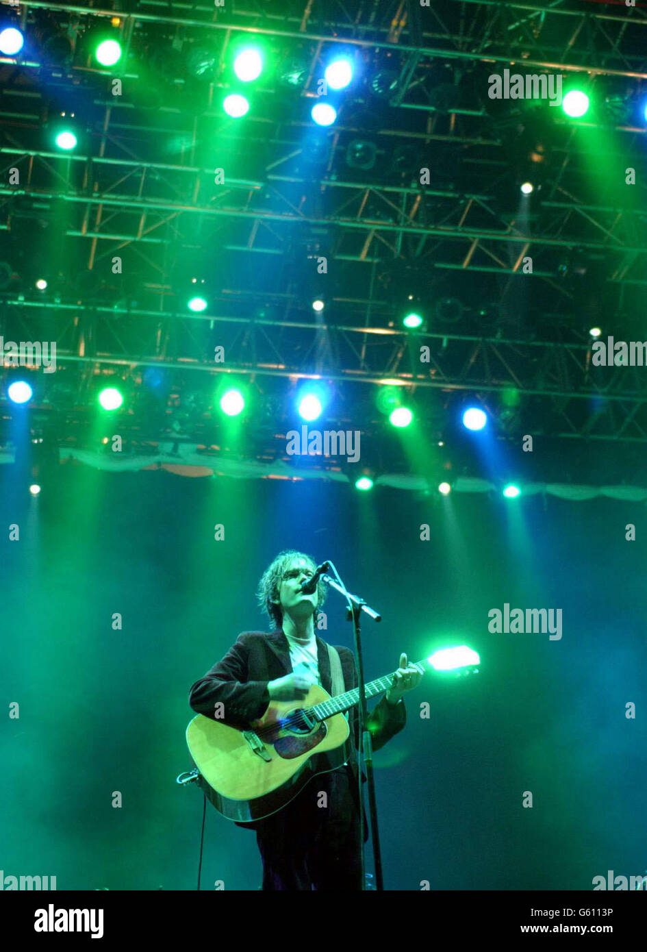 Pulp singer jarvis cocker performing on main stage reading festival hi ...