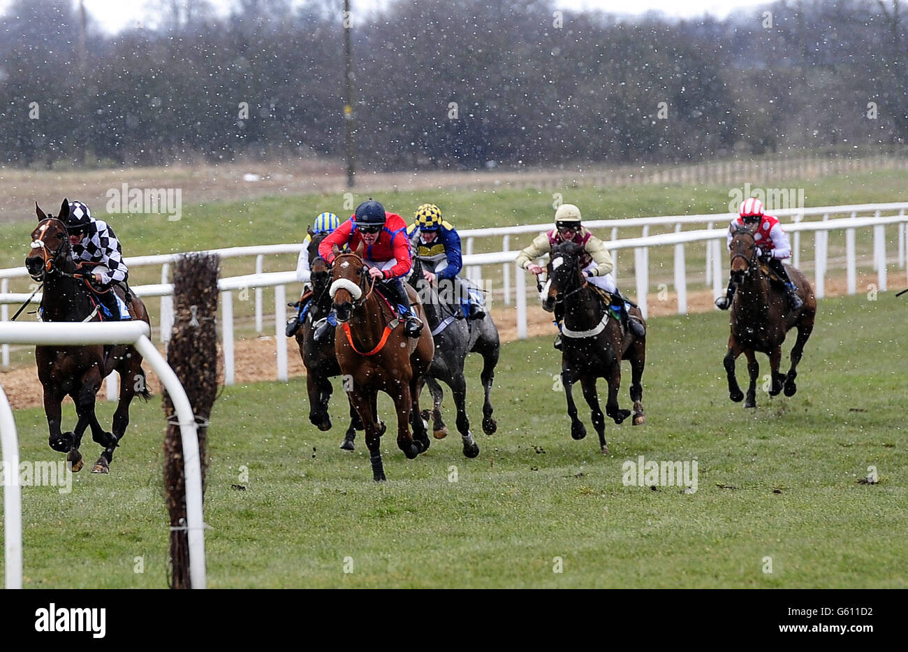 Snow at wetherby racecourse hi-res stock photography and images - Alamy