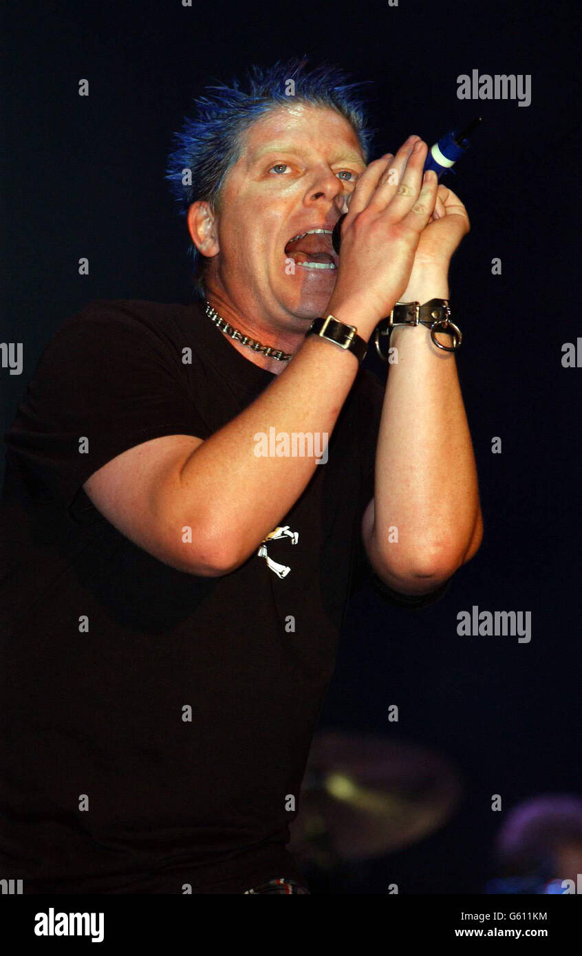 Offspring singer hi-res stock photography and images - Alamy