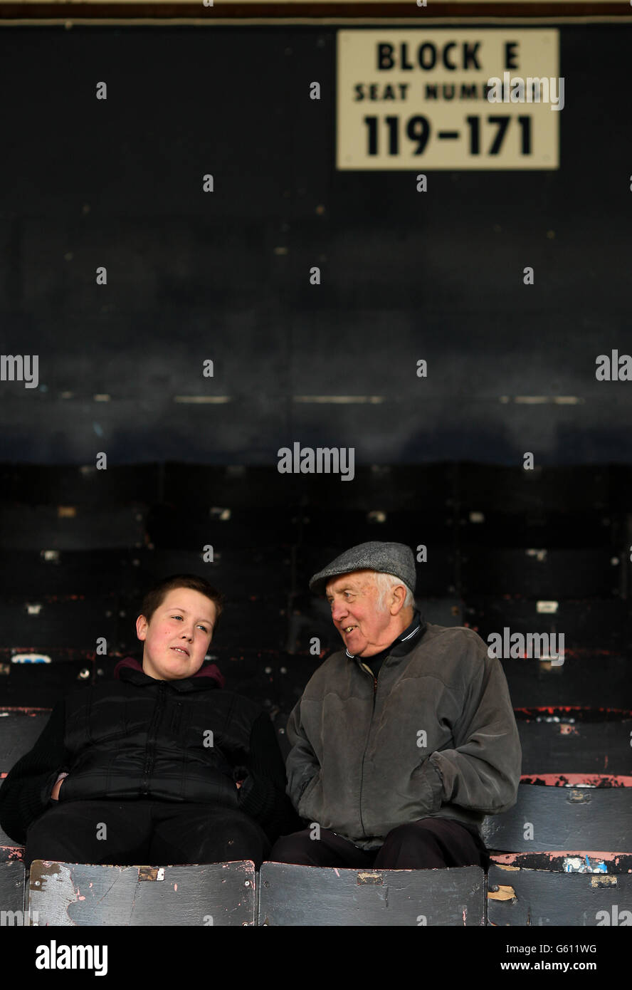 Roots hall stands hi-res stock photography and images - Alamy