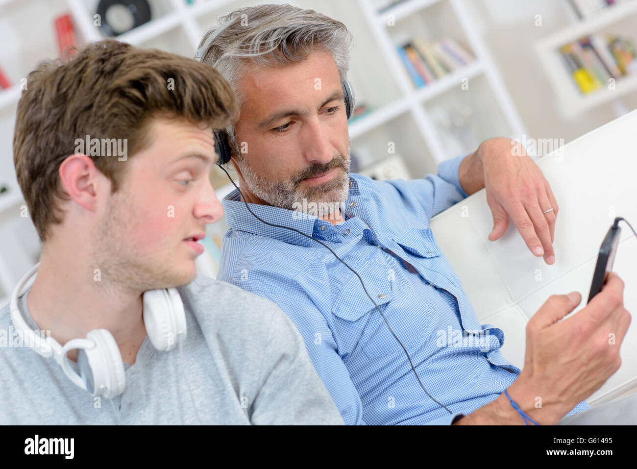Man uninterested hi-res stock photography and images - Alamy