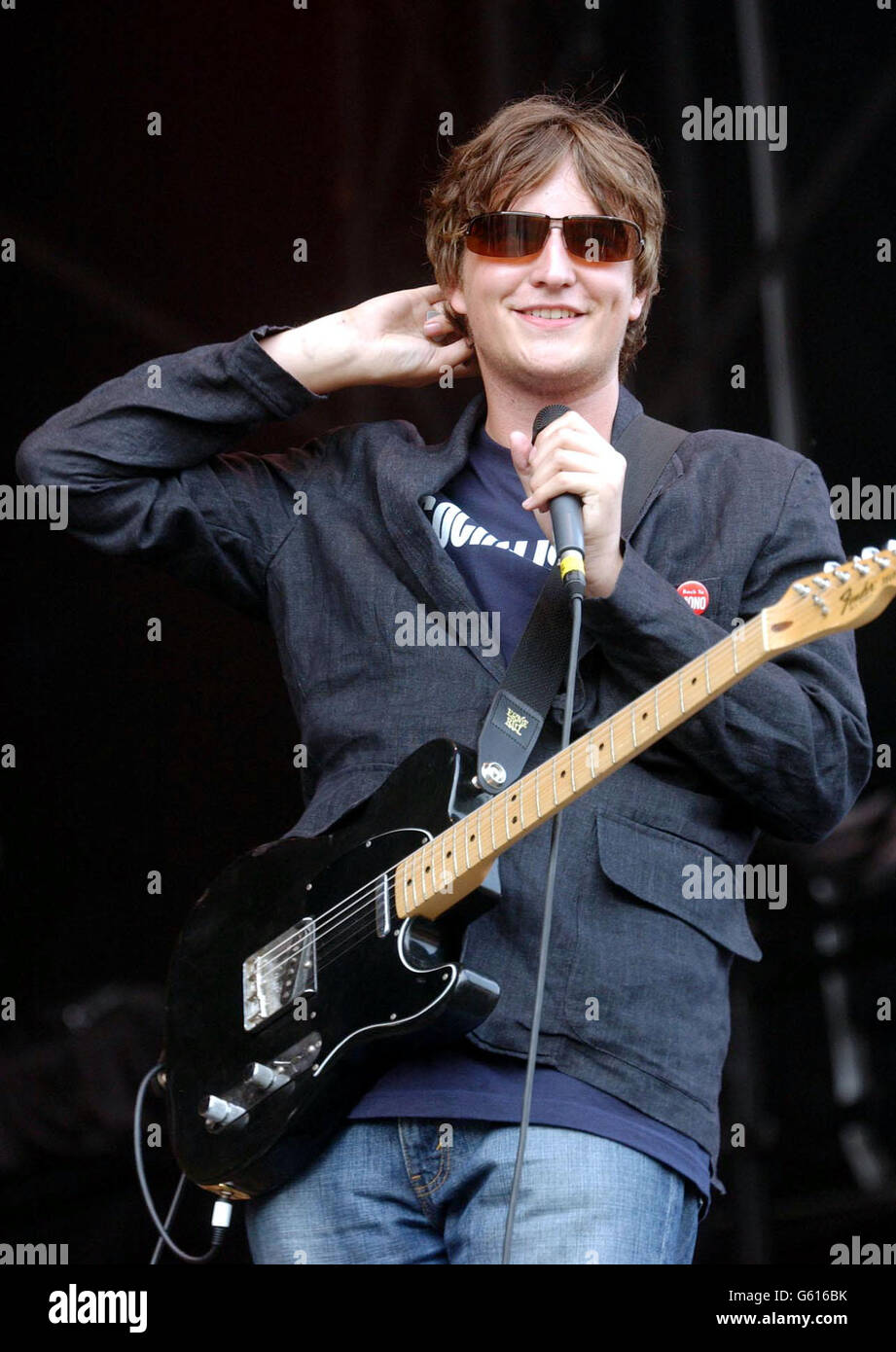 Starsailor V2002 music festival. James Walsh, lead singer with ...