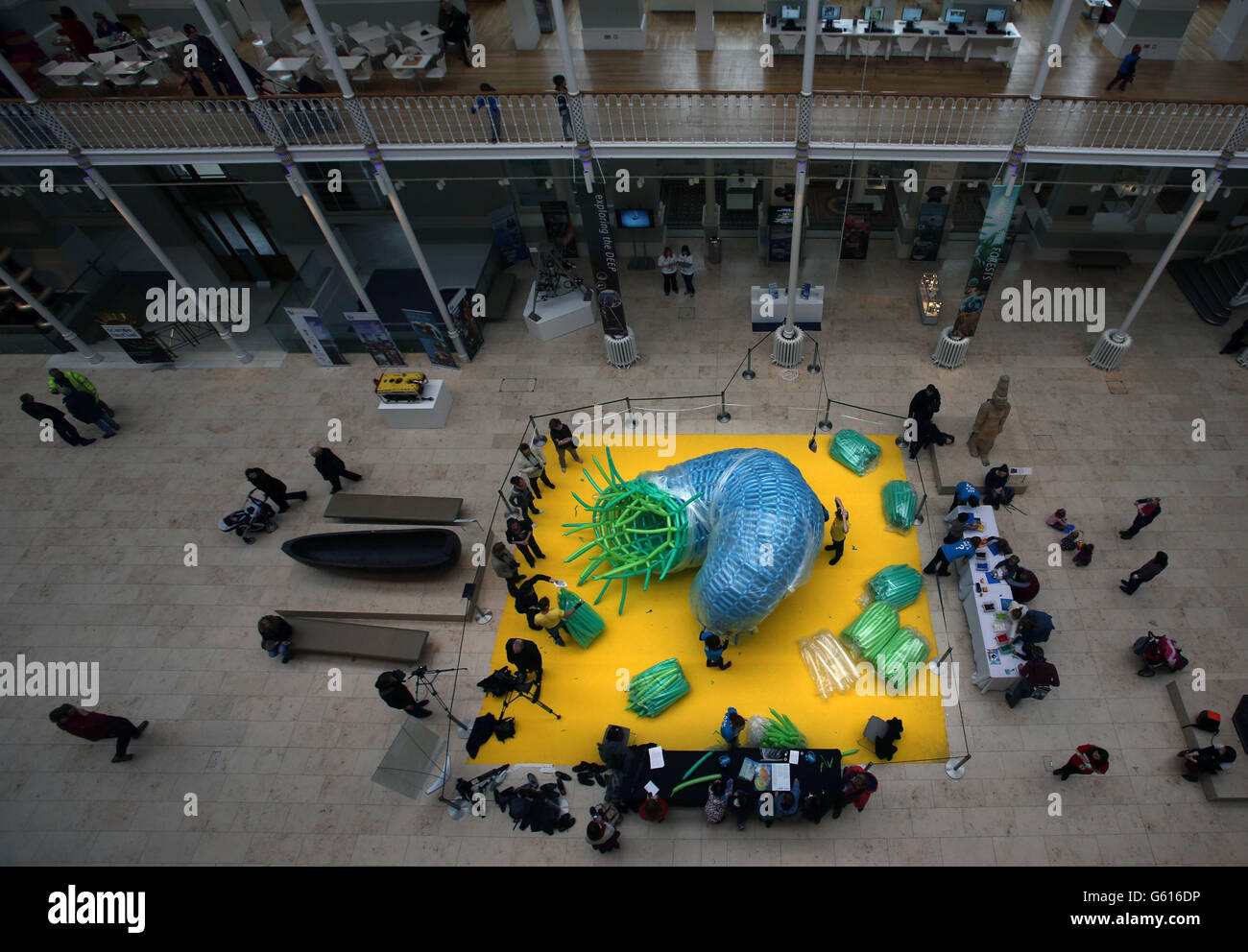 New York artist Jason Hackenwerth starts work on a giant balloon ...