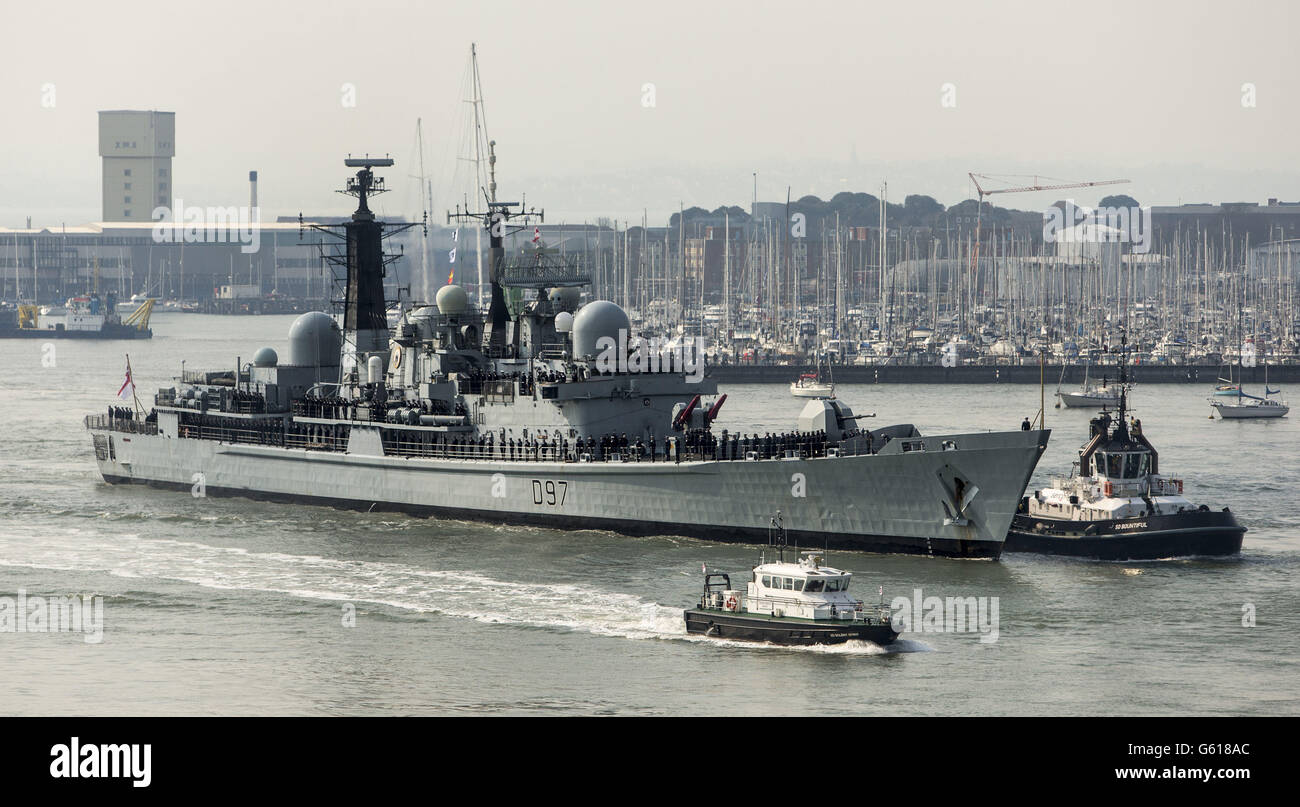 HMS Edinburgh, the Navy's last remaining Type 42 destroyer returns to ...