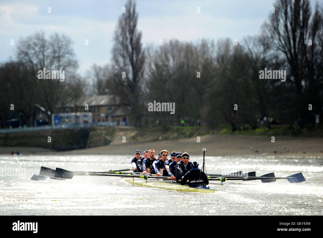 Rowing boat race oxford training hi-res stock photography and images ...