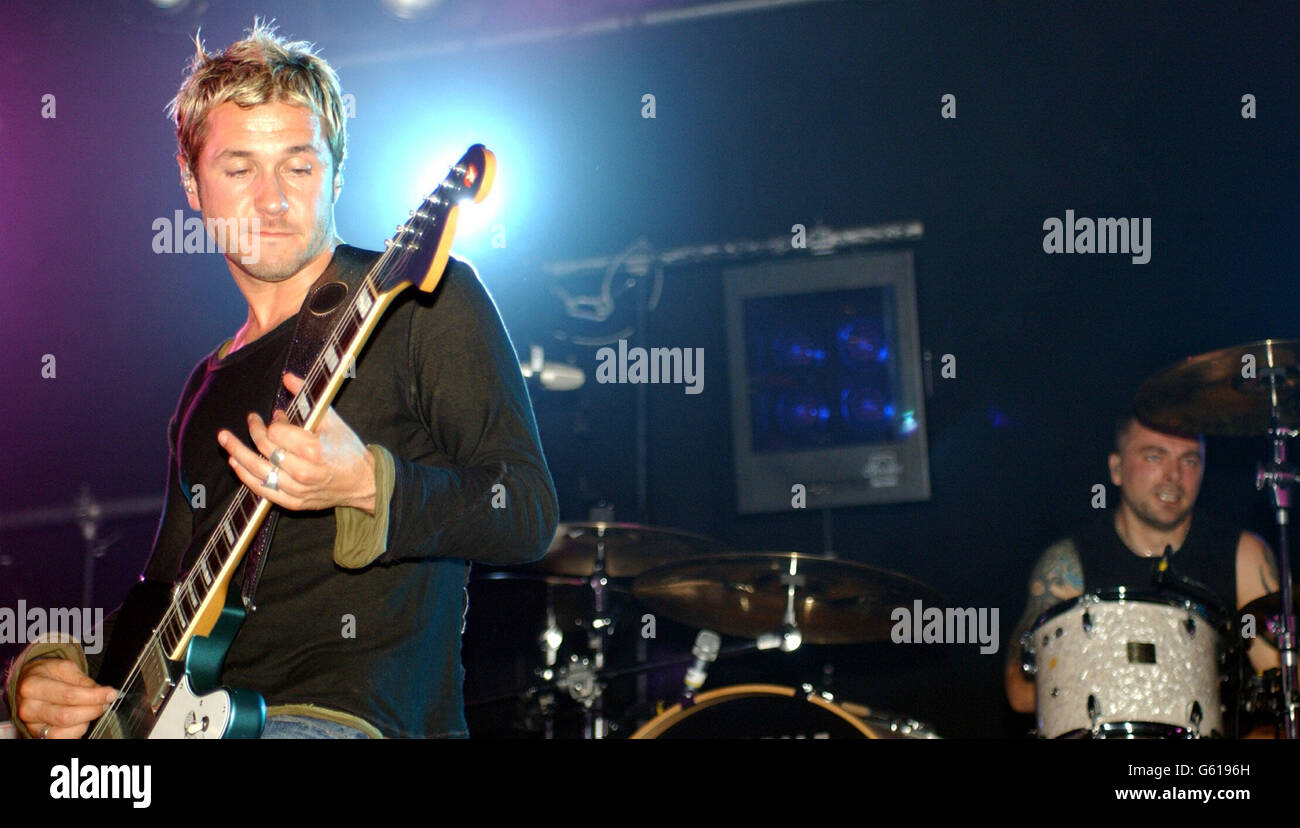 Nicholas Feeder Reading Festival. Grant Nicholas of Feeder performing ...