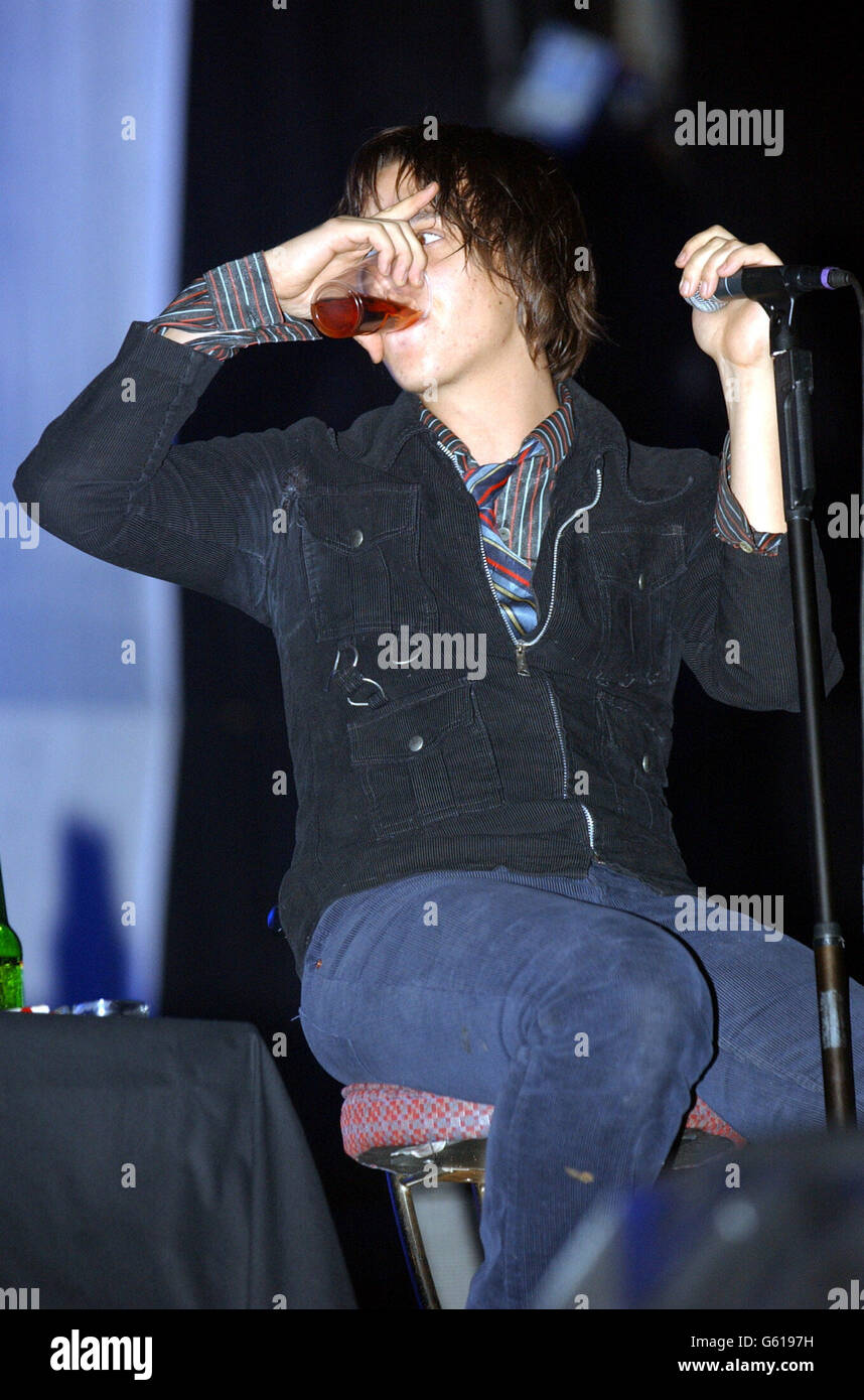 The strokes lead singer julian casablancas hi-res stock photography and ...
