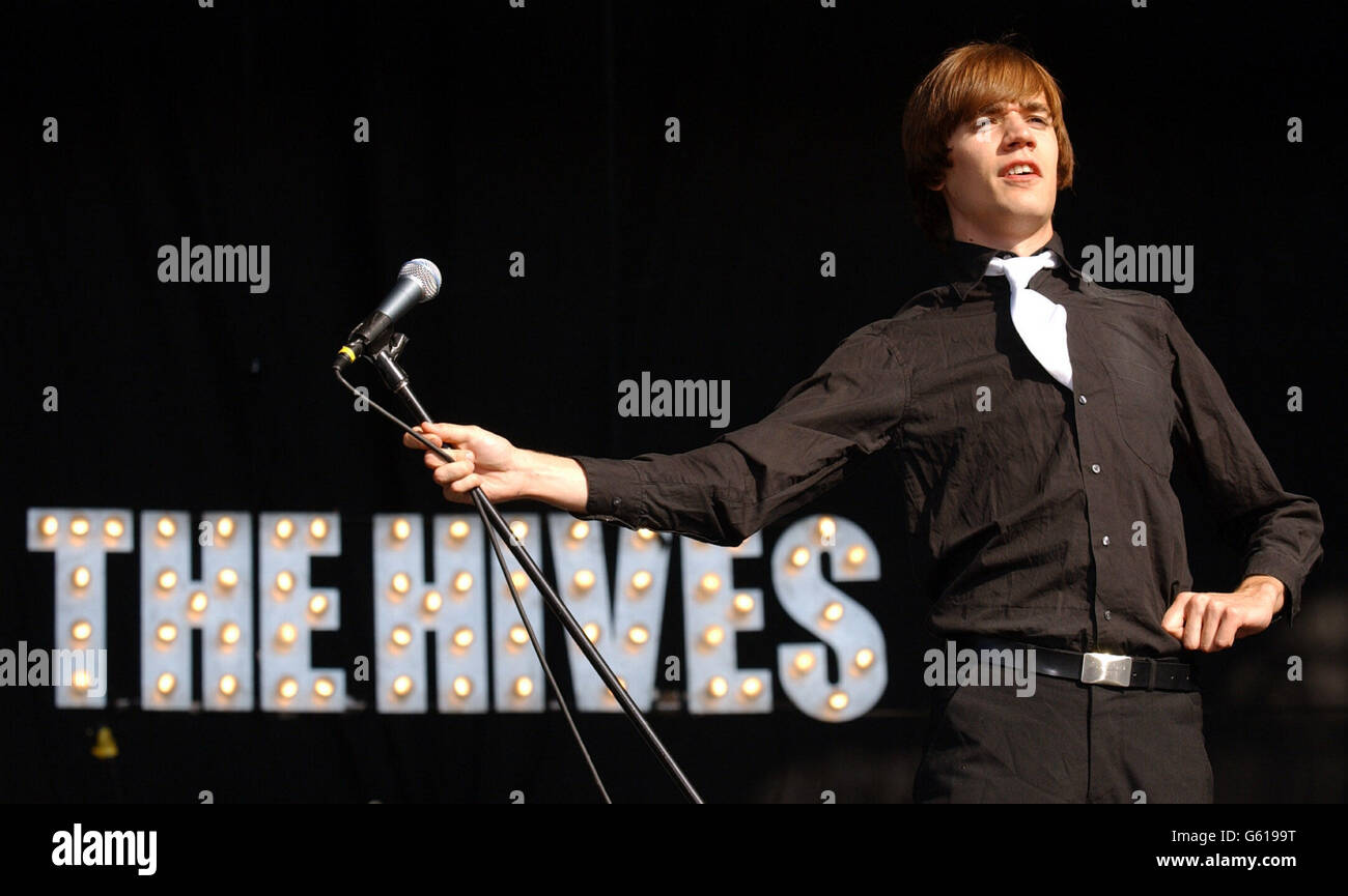 The hives lead singer hi-res stock photography and images - Alamy