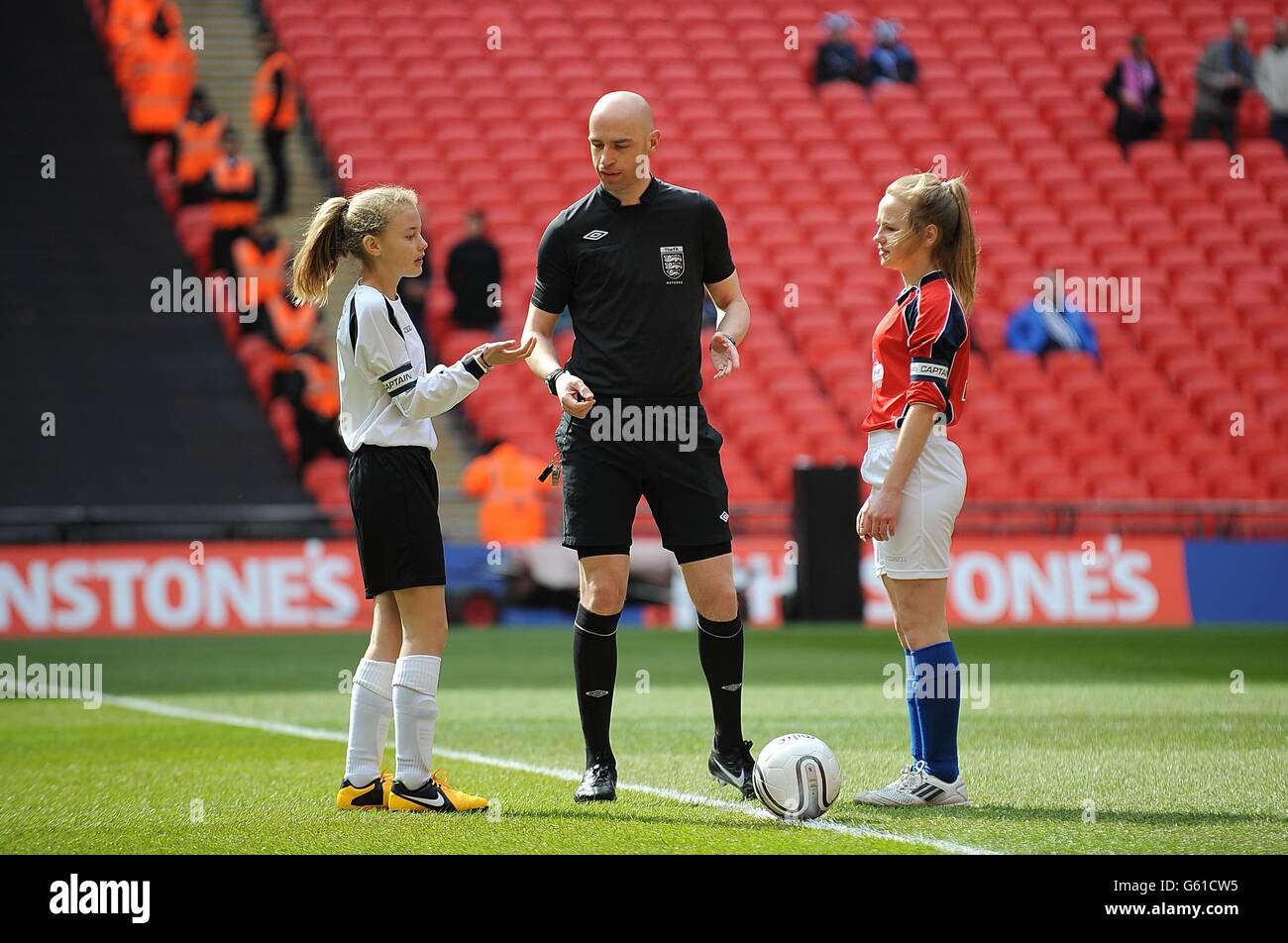 Soccer coin toss hi-res stock photography and images - Alamy