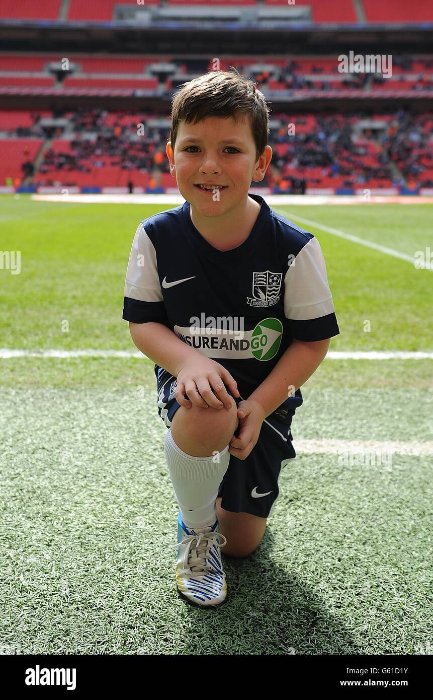 Southend united mascot hi-res stock photography and images - Alamy