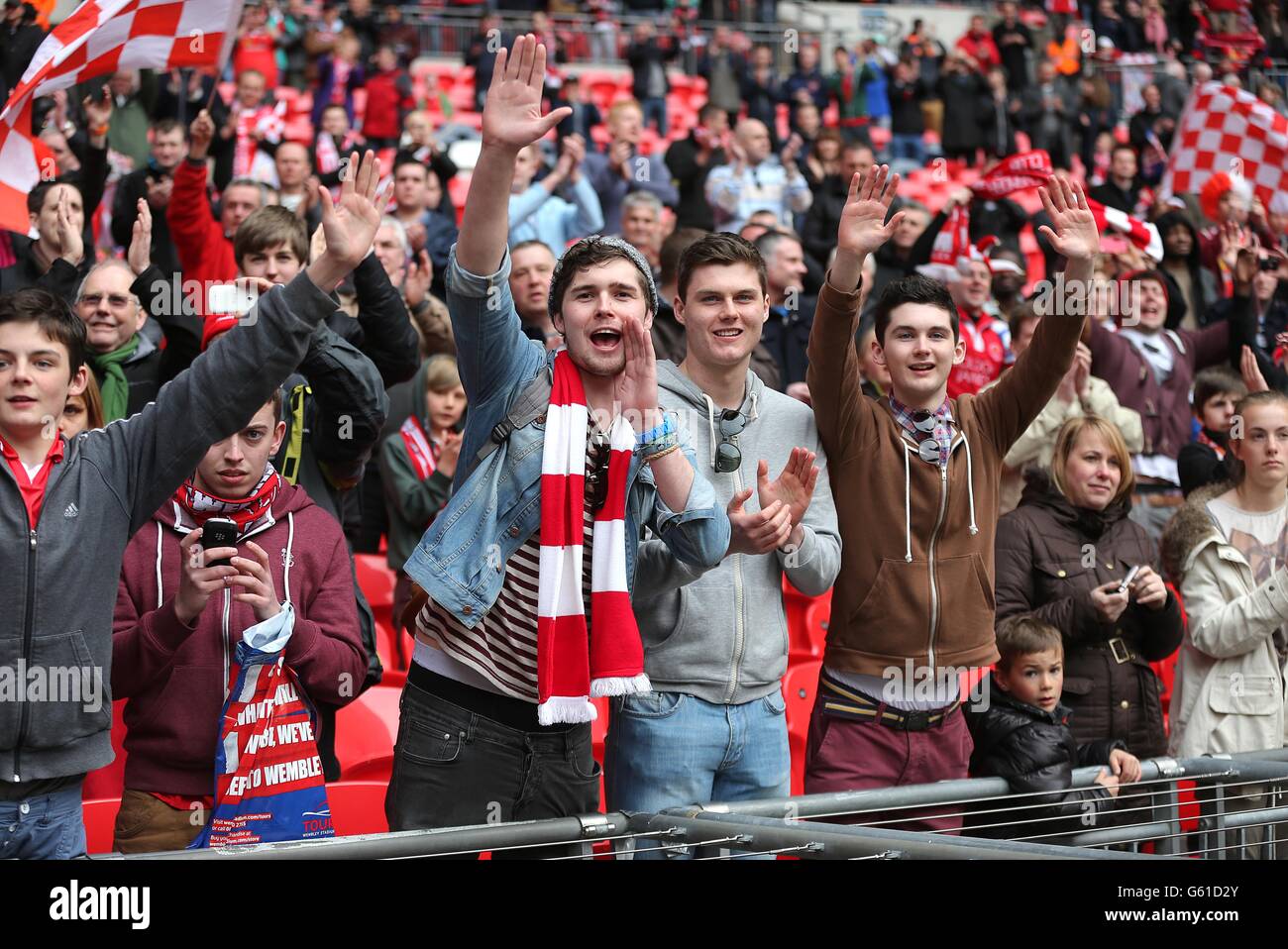 Crewe alexandra fans in the stands hi-res stock photography and images ...