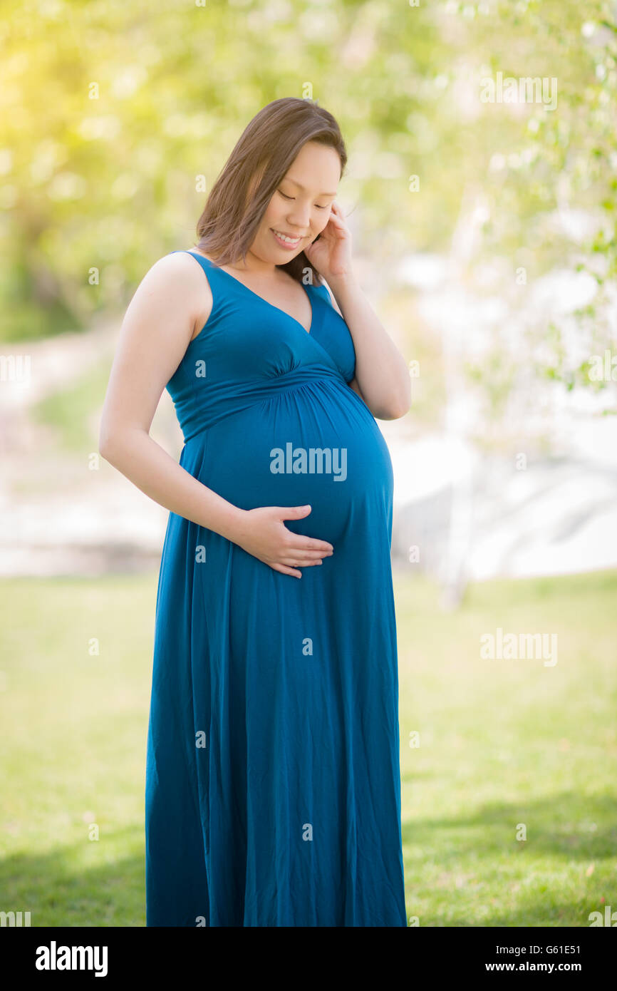 Pregnant chinese woman hi-res stock photography and images - Alamy