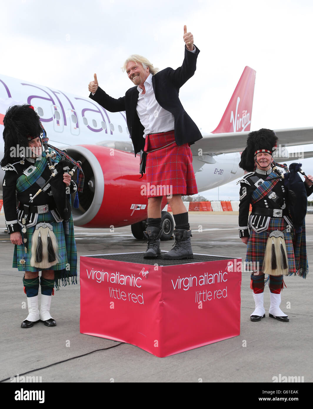 Inaugural virgin flight heathrow edinburgh hi-res stock photography and ...