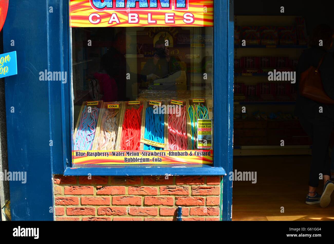 Seaside sweet shop window hi-res stock photography and images - Alamy