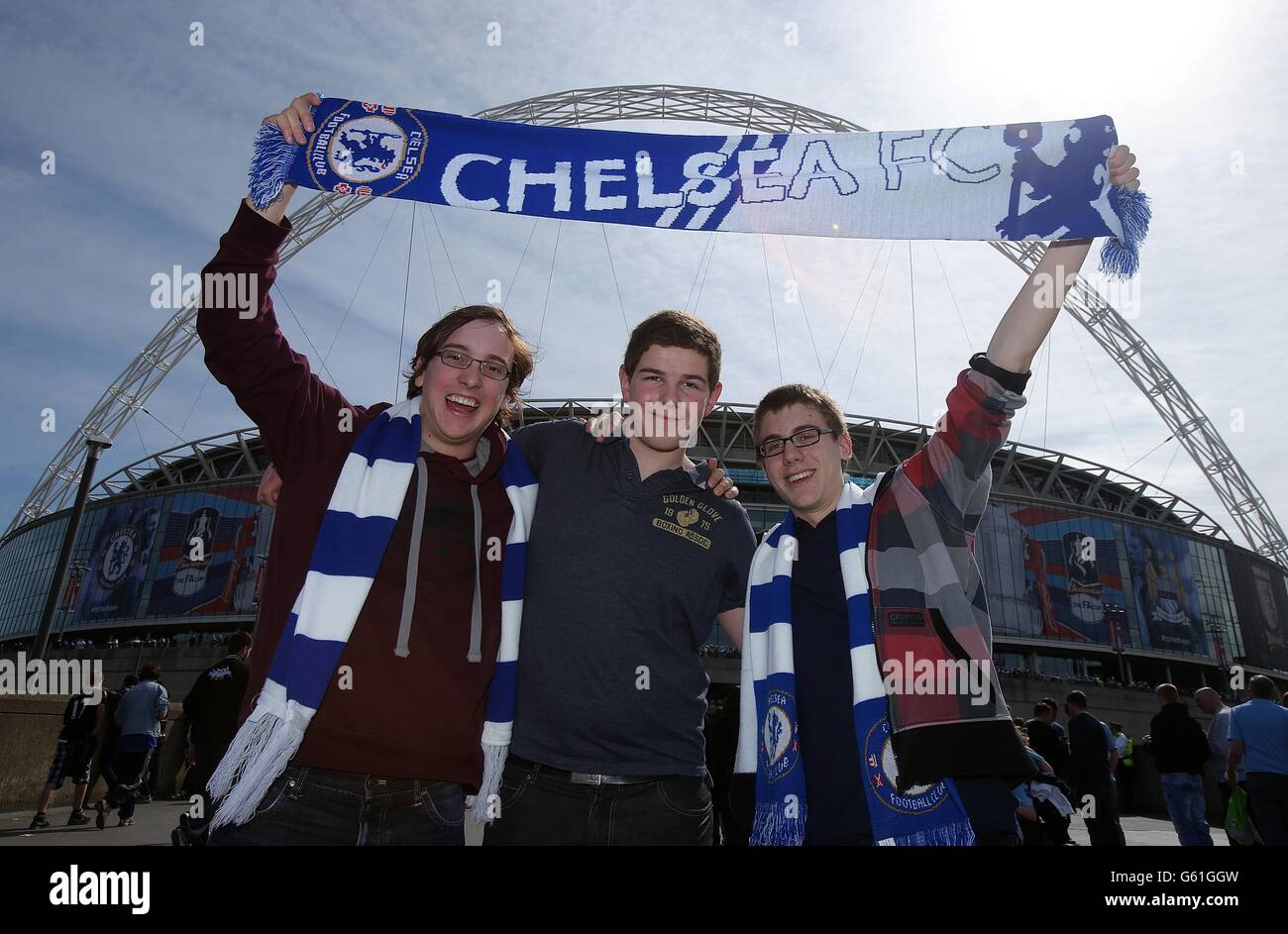Chelsea fans arrive at Wembley Stadium ahead of the game Stock Photo ...
