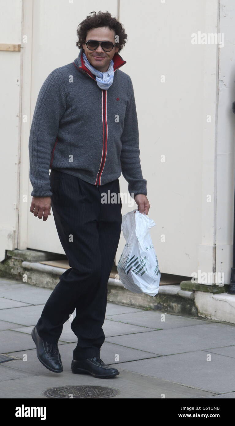 Former prime minister baroness thatcher arrives hi-res stock ...