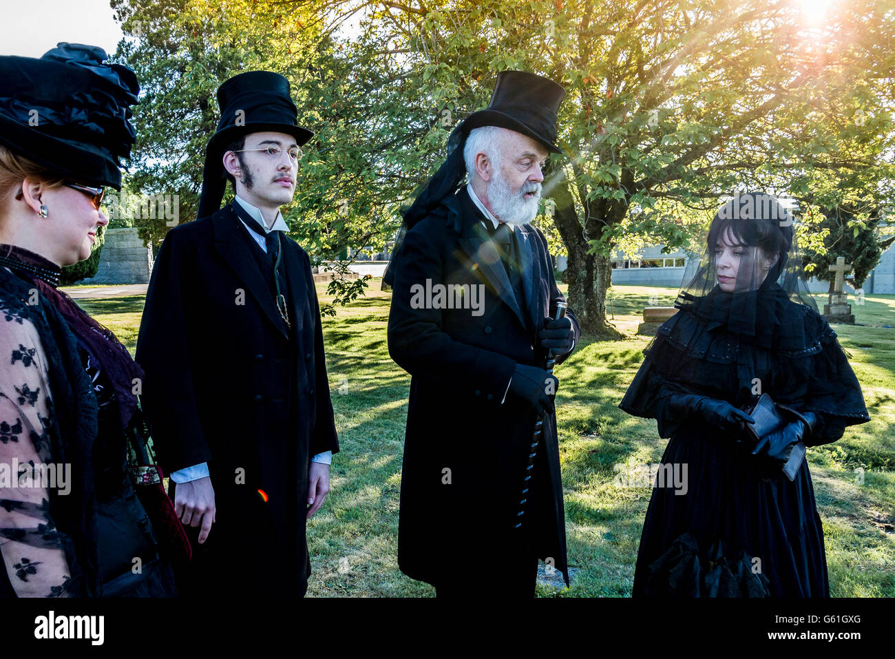 Costume Society members dressed in traditional mourning attire at ...