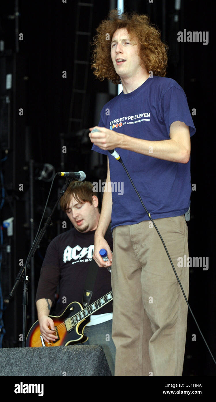 Hundred Reasons Reading Festival. The band Hundred Reasons performing ...