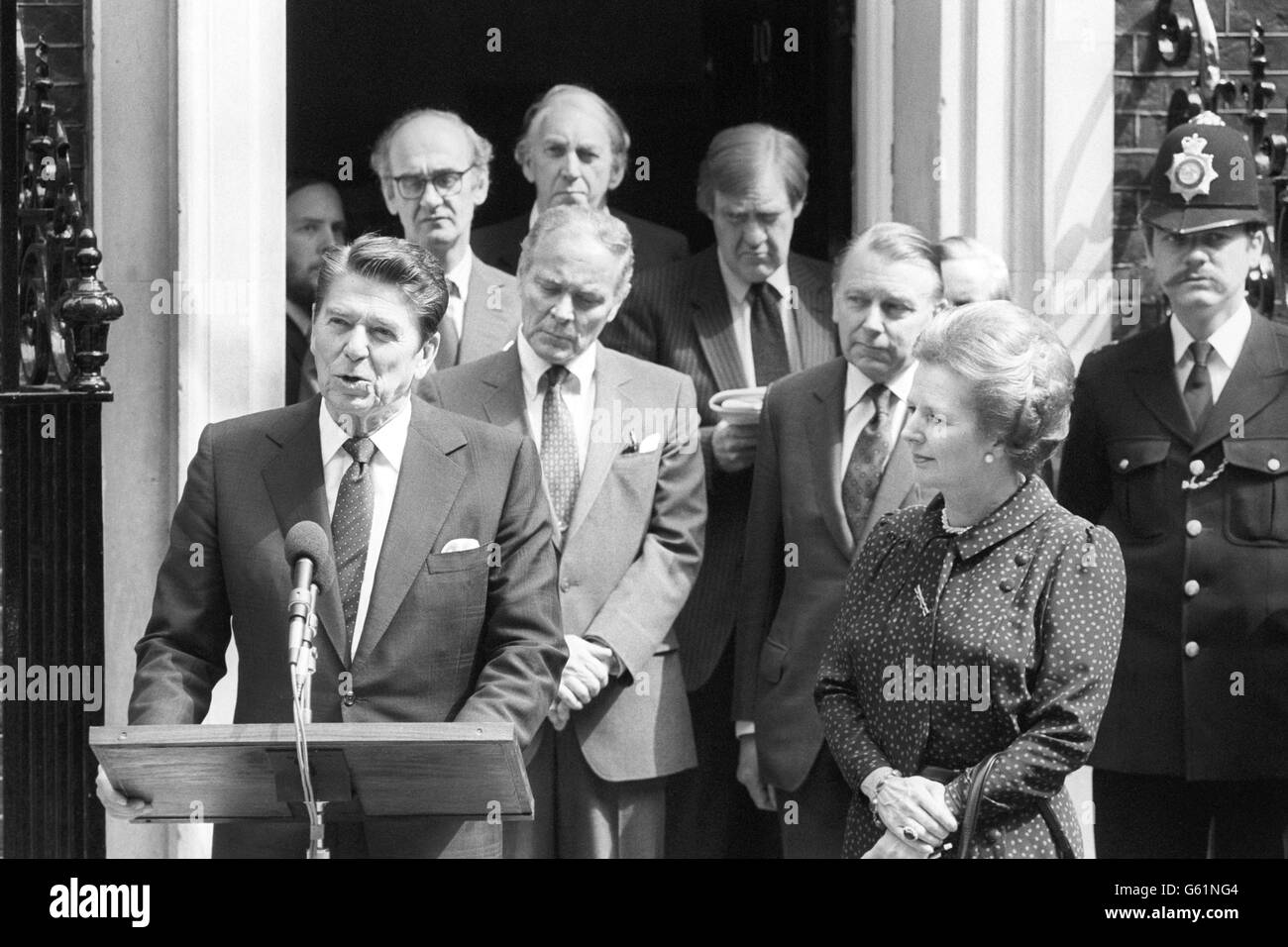 Ronald Reagan With Margaret Thatcher High Resolution Stock Photography ...
