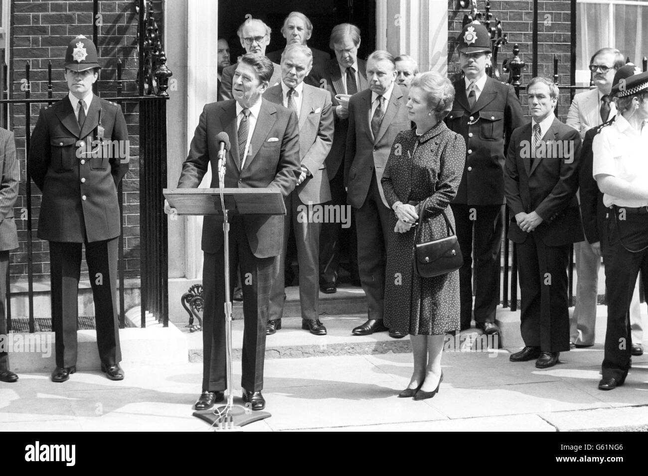 Ronald Reagan With Margaret Thatcher High Resolution Stock Photography ...