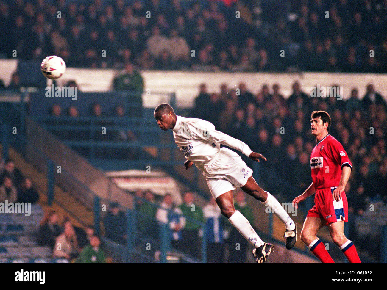 Football soccer header flying hi-res stock photography and images - Alamy