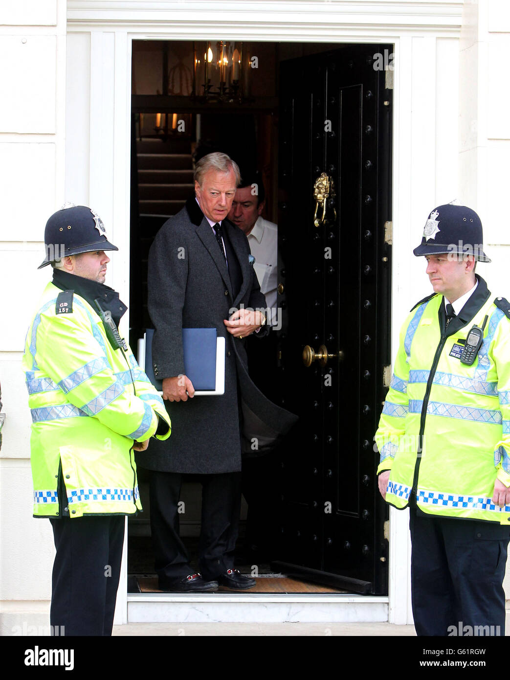 Mark Thatcher leaves the home of his mother, Baroness Margaret Thatcher ...