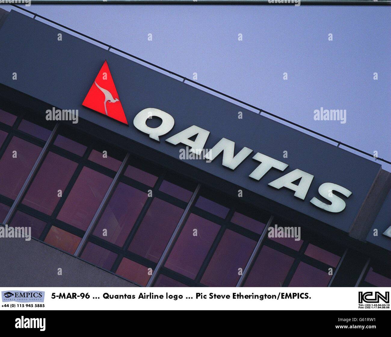Quantas logo hi-res stock photography and images - Alamy