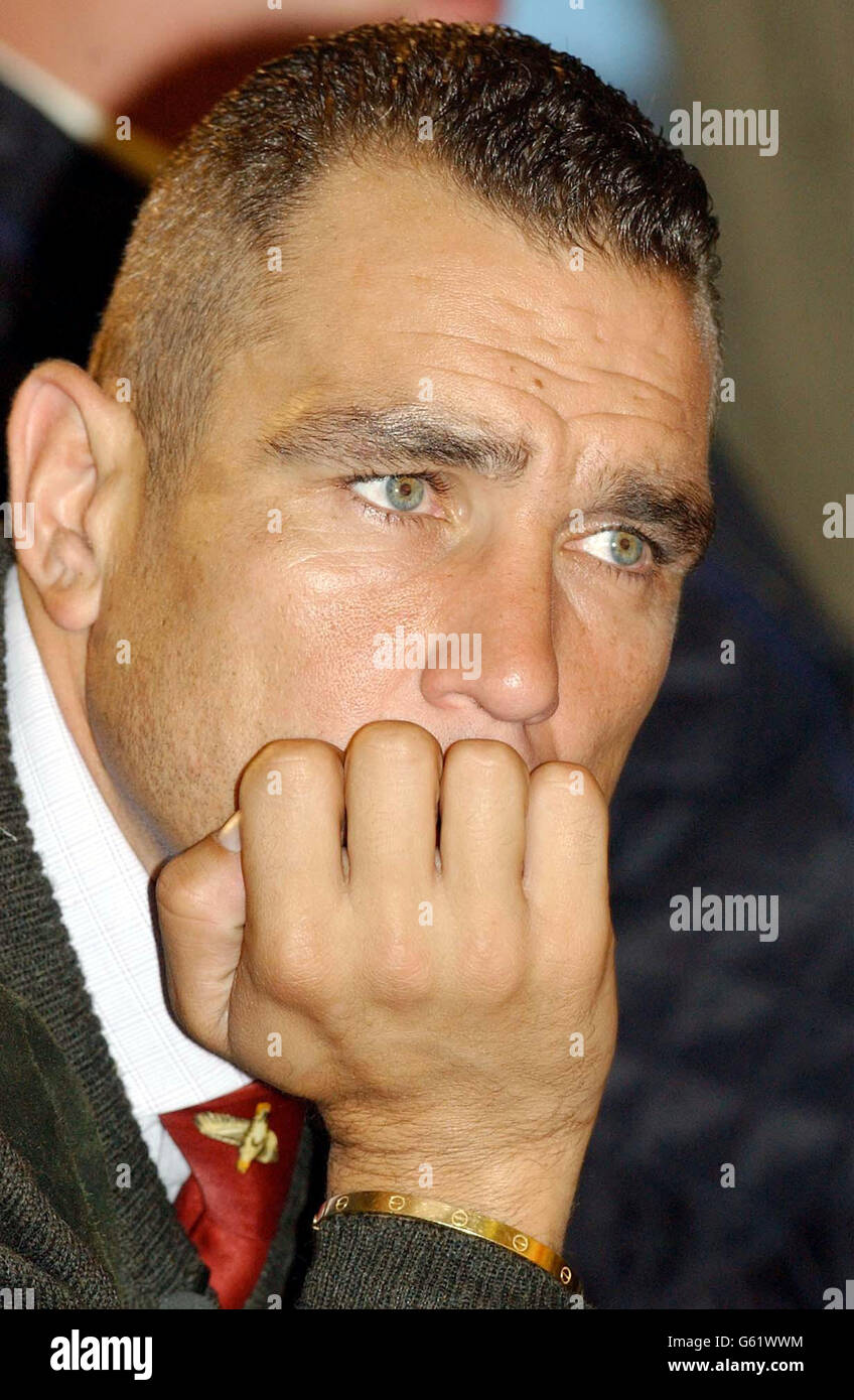 Footballer turned actor vinnie jones hi-res stock photography and ...