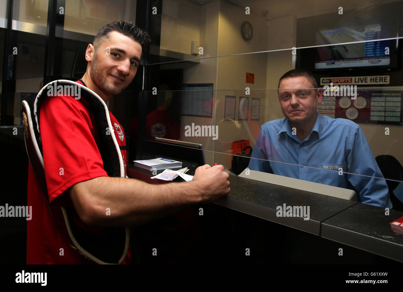 Nathan Cleverly V Robin Krasniqi High Resolution Stock Photography and ...