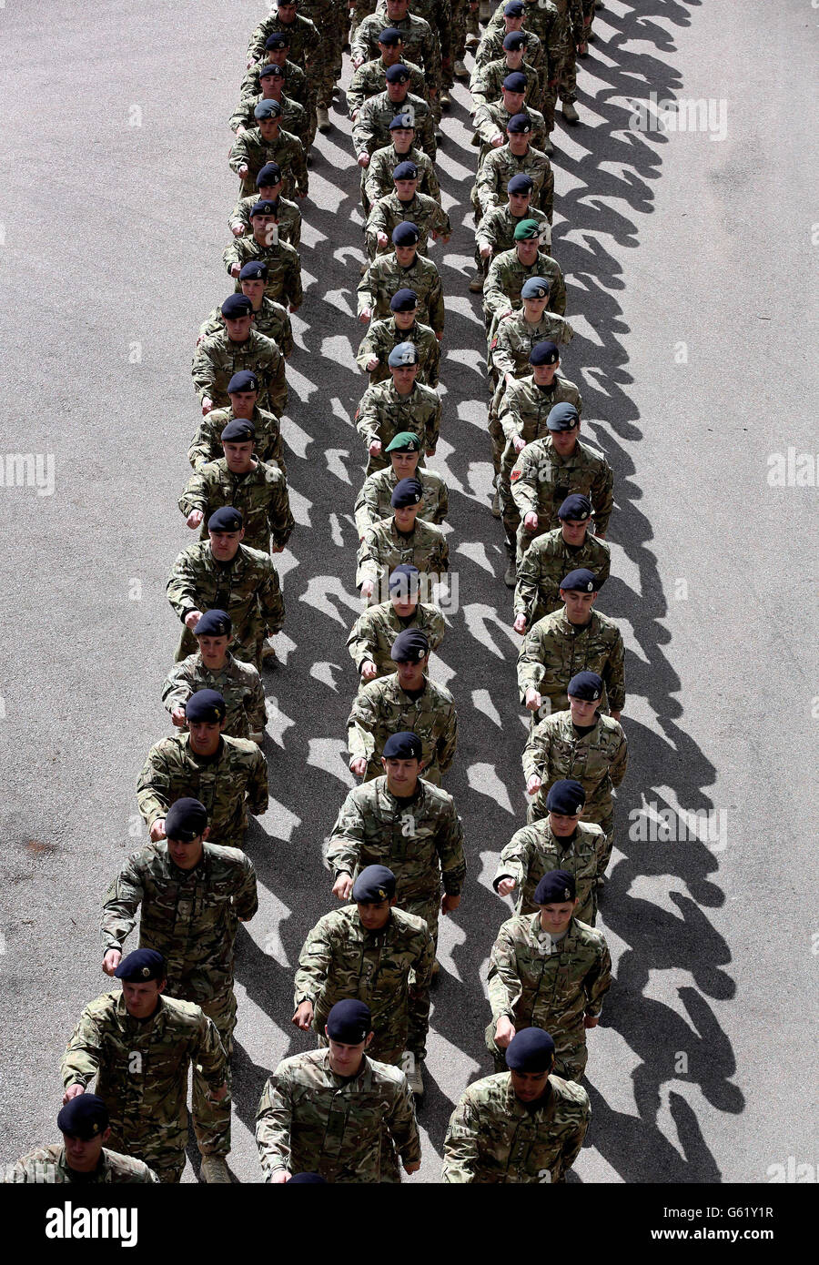 Members of the Operation Herrick 17 Explosive Ordnance Disposal and ...