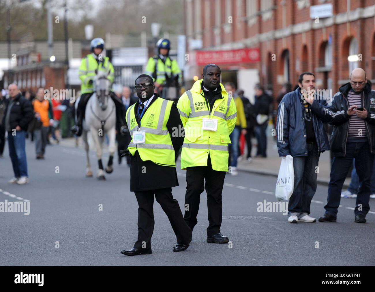 Sport football security mounted police hi-res stock photography and ...