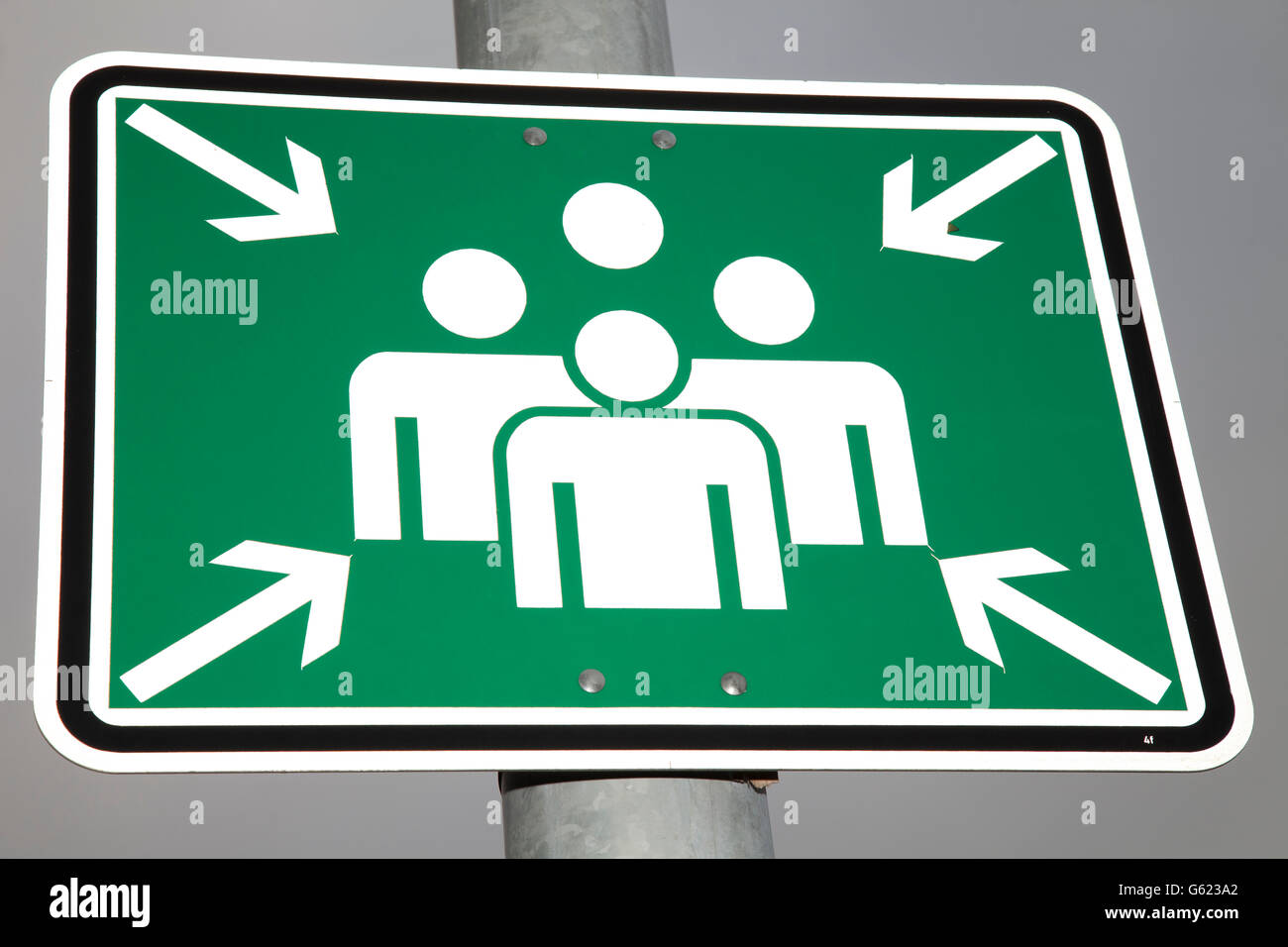 Sign, meeting point, pictogram Stock Photo - Alamy